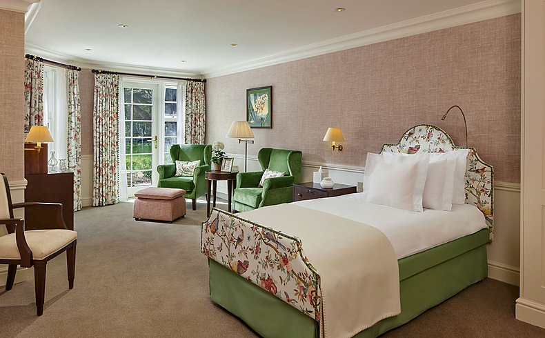 Discover Personalised Holistic Care at KYN Hurlingham, London | KYN