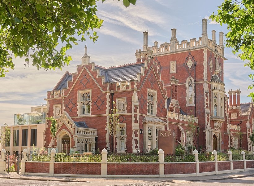 Discover Personalised Holistic Care at KYN Hurlingham, London | KYN