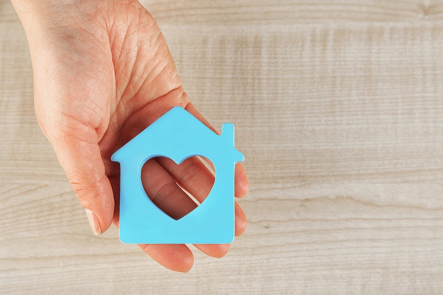 How Do Staff Support Residents' Wellbeing in Care Homes? | KYN